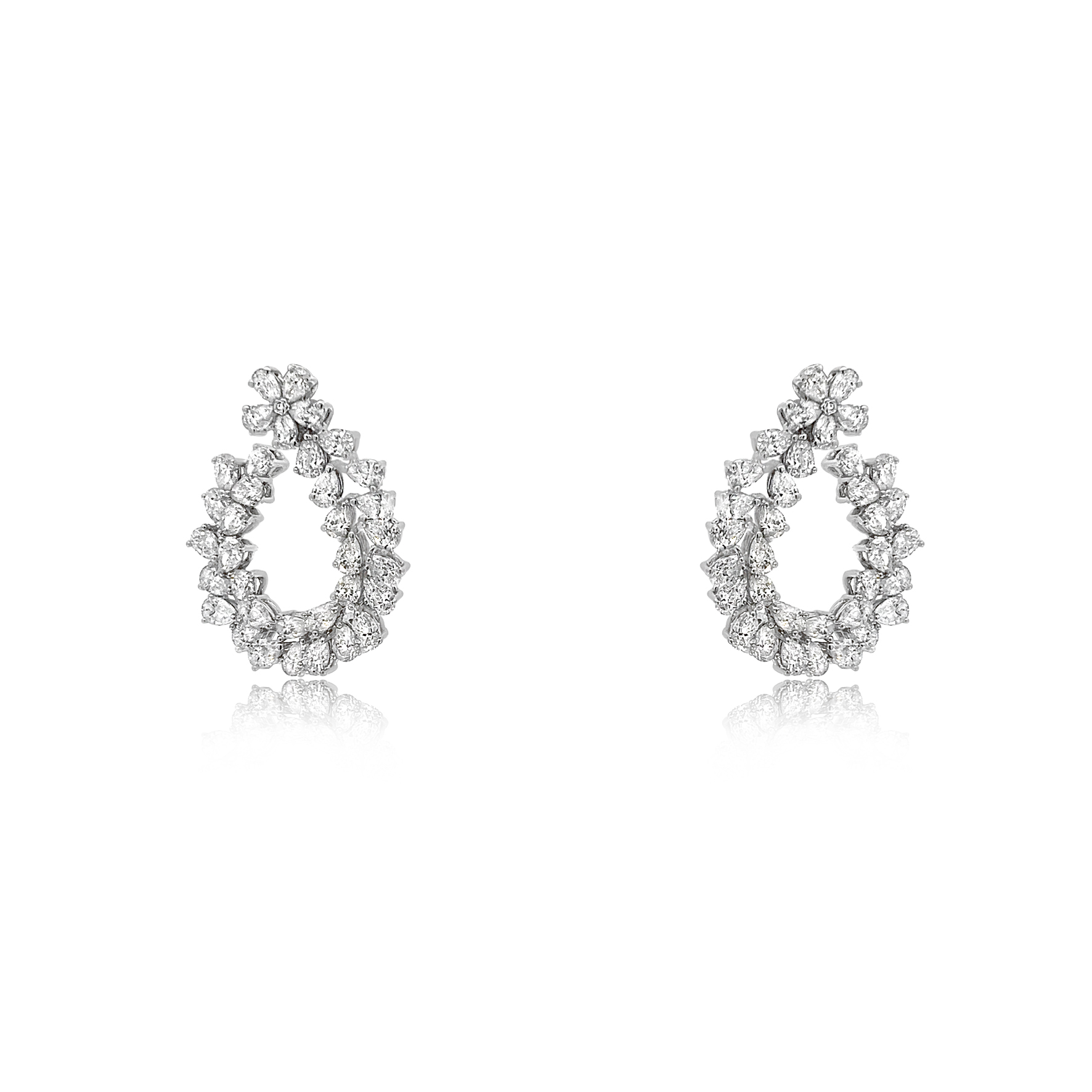 THE CELESTIAL LOOP - Bellagio Jewellers